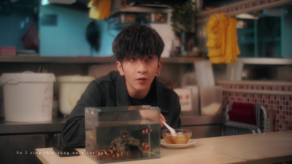 【大叔的愛】ViuTV主題曲由Edan、AnsonLo合唱 《突如其來的心跳感覺》/《不可愛教主》劇情版MV | 港生活 - 尋找香港好去處